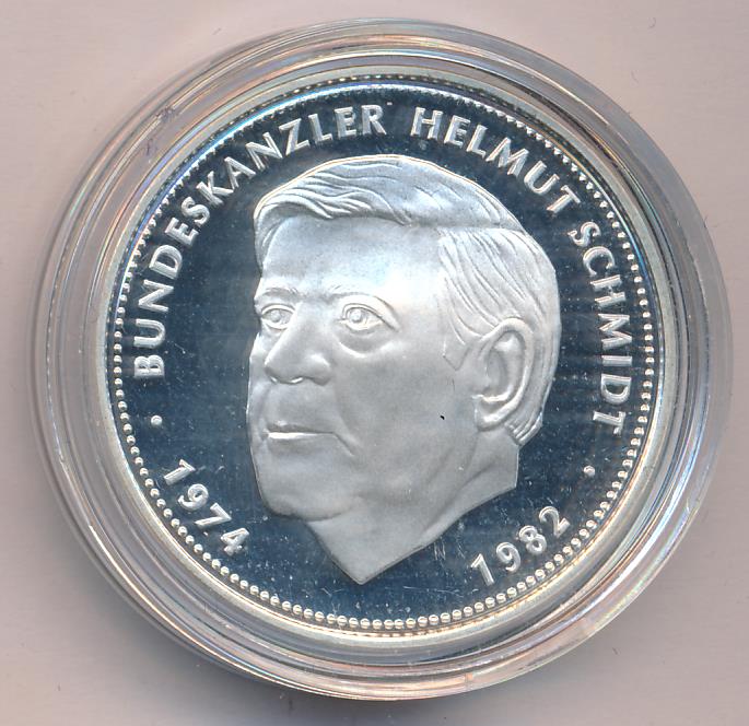 Медаль. Германия. Канцлер ФРГ Хельмут Шмидт. D - 34mm. 1993